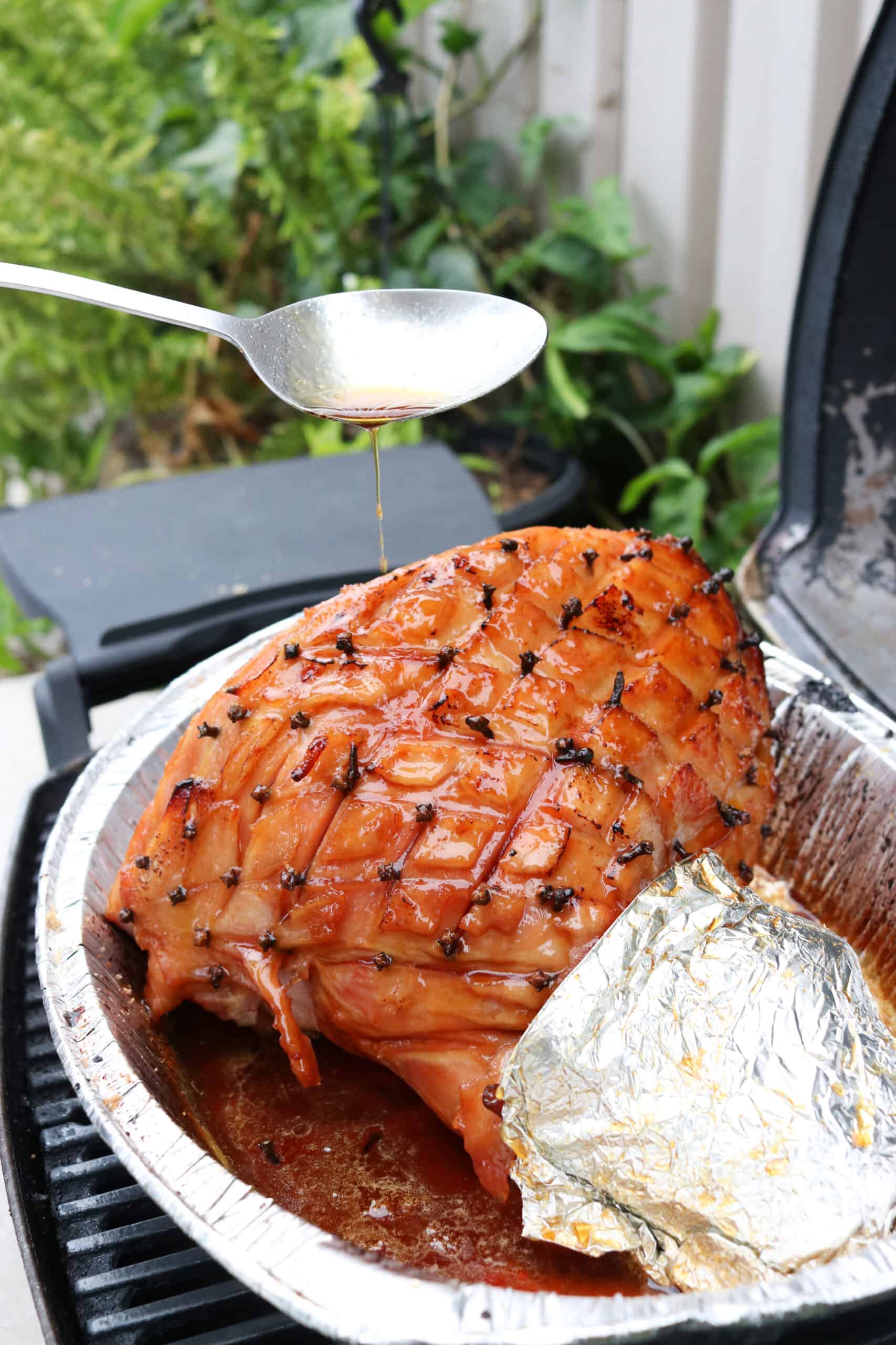 How to glaze a Christmas ham on the BBQ - Oh So Busy Mum
