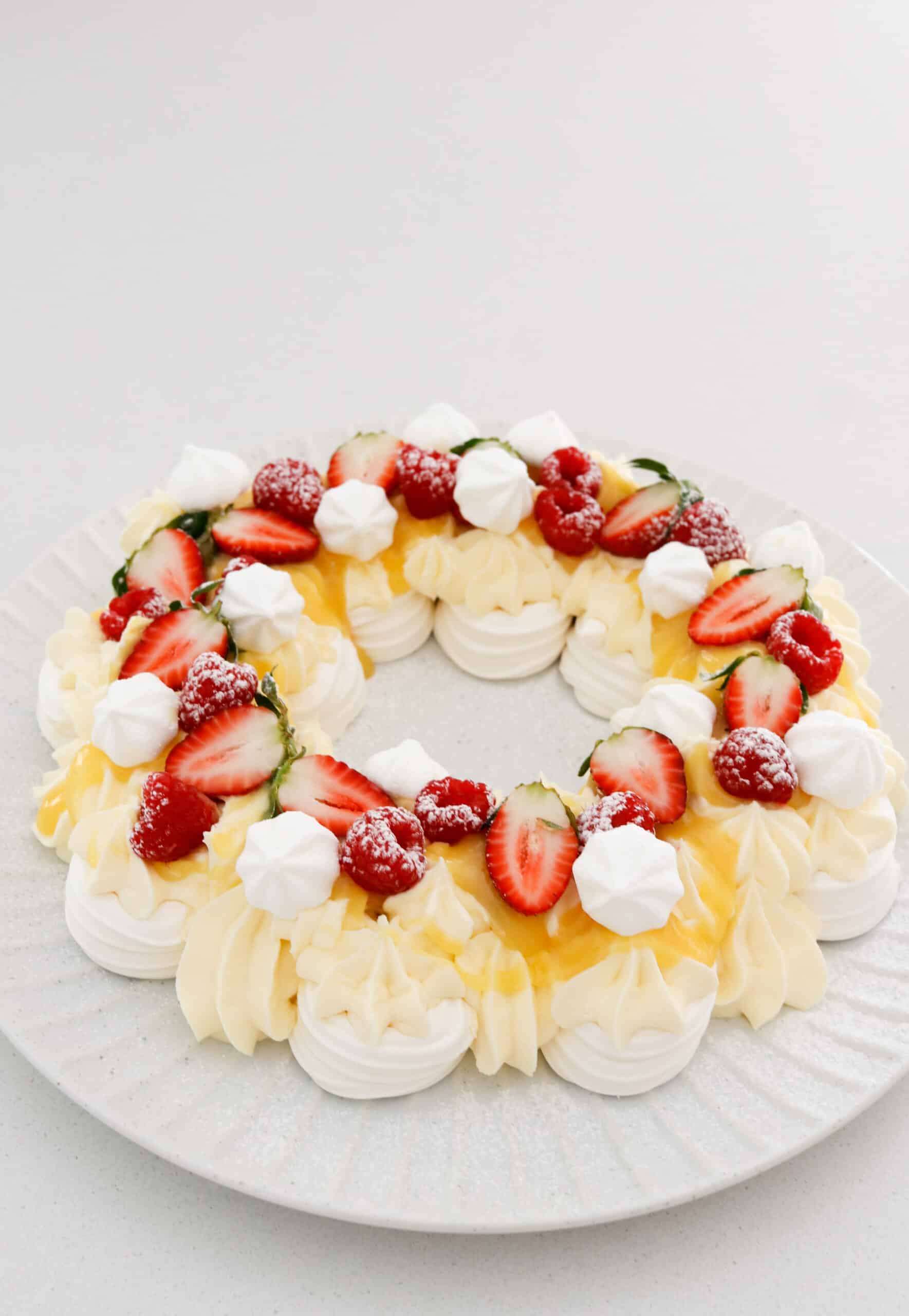 No bake Pull Apart Pavlova Wreath - Oh So Busy Mum