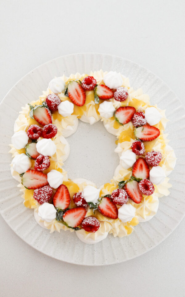 No bake Pull Apart Pavlova Wreath - Oh So Busy Mum